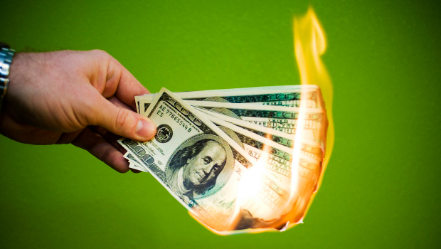 Revaluación del peso “quema” al dólar