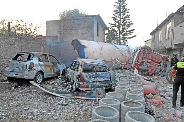 20 muertos en explosión de camión cisterna en México